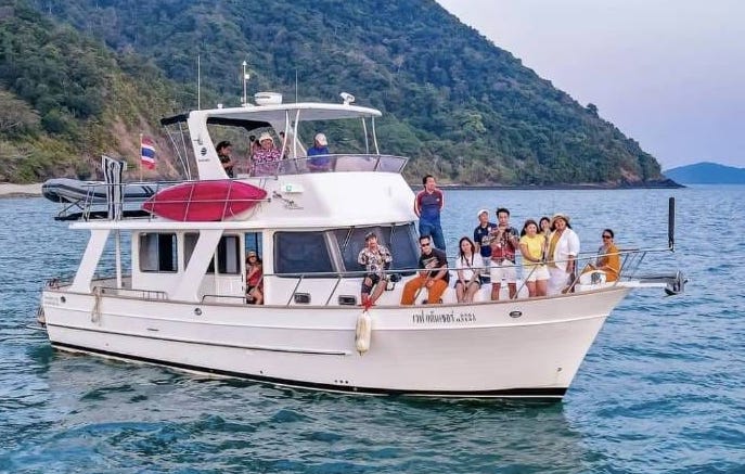 Espresso (44ft) - Classic Motor Yacht 44ft with Flybridge for Phuket ...