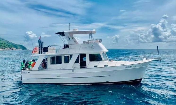 Espresso (44ft) - Classic Motor Yacht 44ft with Flybridge for Phuket ...